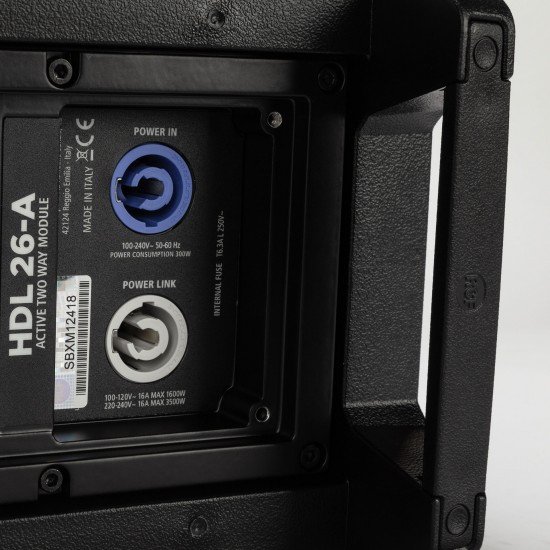 Modulo Line Array Activo Dos Vías RCF HDL26-A • Technicalshop Modulo Line Array Activo Dos Vías RCF HDL26-A • Technicalshop